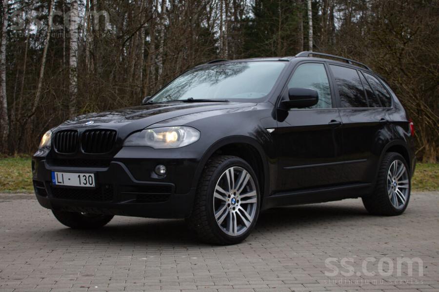 Black BMW X5 2009 in Jelgava, with an engine capacity of 3.00 L and mileage of 378 thousand km for 8100 €, photo 3 on AUTOMOTO.COM.LV