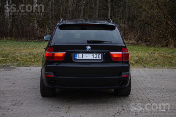 Melns BMW X5 2009 Jelgava, ar dzinēja tilpumu 3.00 L un nobraukumu 378 tūkst. km par 8100 €, foto 5 vietnē AUTOMOTO.COM.LV