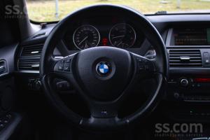 Black BMW X5 2009 in Jelgava, with an engine capacity of 3.00 L and mileage of 378 thousand km for 8100 €, photo 11 on AUTOMOTO.COM.LV