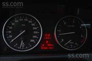 Black BMW X5 2009 in Jelgava, with an engine capacity of 3.00 L and mileage of 378 thousand km for 8100 €, photo 12 on AUTOMOTO.COM.LV