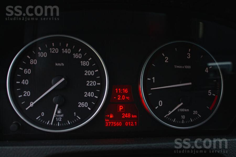 Black BMW X5 2009 in Jelgava, with an engine capacity of 3.00 L and mileage of 378 thousand km for 8100 €, photo 12 on AUTOMOTO.COM.LV