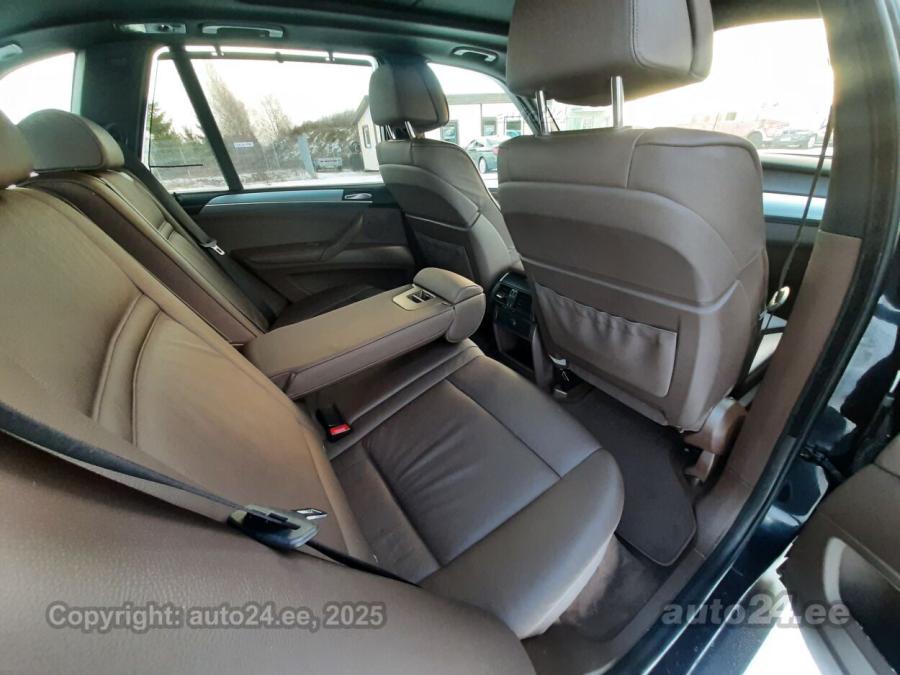 Melns BMW X5 2009 Tartu, ar dzinēja tilpumu 3.00 L un nobraukumu 239 tūkst. km par 10990 €, foto 12 vietnē AUTOMOTO.COM.LV