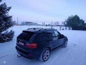 Black BMW X5 2009 in Panevezys, with an engine capacity of 0.00 L and mileage of 337 thousand km for 6800 €, photo 3 on AUTOMOTO.COM.LV