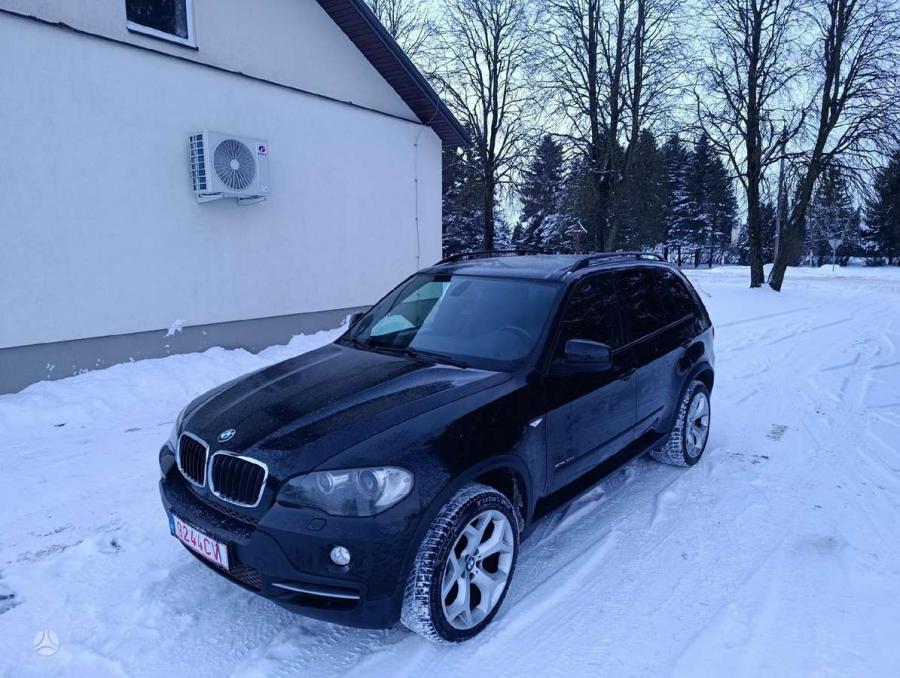 Black BMW X5 2009 in Panevezys, with an engine capacity of 0.00 L and mileage of 337 thousand km for 6800 €, photo 5 on AUTOMOTO.COM.LV