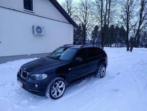 Black BMW X5 2009 in Panevezys, with an engine capacity of 0.00 L and mileage of 337 thousand km for 6800 €, photo 11 on AUTOMOTO.COM.LV