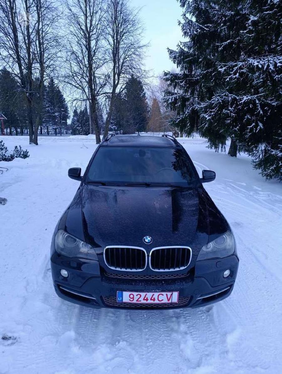 Black BMW X5 2009 in Panevezys, with an engine capacity of 0.00 L and mileage of 337 thousand km for 6800 €, photo 12 on AUTOMOTO.COM.LV