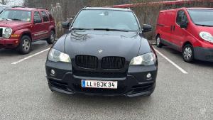 Black BMW X5 2009 in Anyksciai, with an engine capacity of 2.99 L and mileage of 293 thousand km for 8500 €, photo 2 on AUTOMOTO.COM.LV