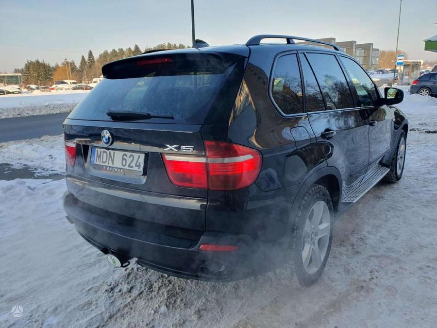 Melns BMW X5 2009 Kauņa, ar dzinēja tilpumu 3.00 L un nobraukumu 350 tūkst. km par 7700 €, foto 4 vietnē AUTOMOTO.COM.LV