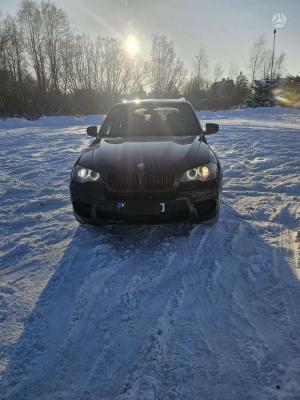 Black BMW X5 2009 in Telschi, with an engine capacity of 2.99 L and mileage of 386 thousand km for 8500 €, photo 2 on AUTOMOTO.COM.LV