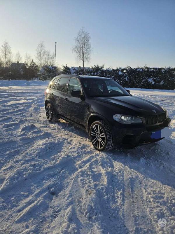 Black BMW X5 2009 in Telschi, with an engine capacity of 2.99 L and mileage of 386 thousand km for 8500 €, photo 3 on AUTOMOTO.COM.LV