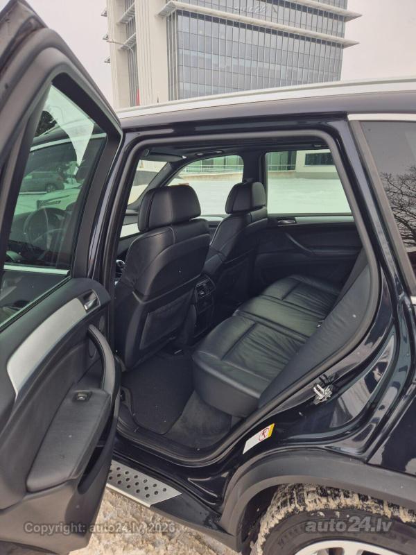 Melns BMW X5 2009 Tallina, ar dzinēja tilpumu 3.00 L un nobraukumu 239 tūkst. km par 11300 €, foto 11 vietnē AUTOMOTO.COM.LV
