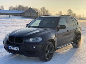 Melns BMW X5 2009 Viļņa, ar dzinēja tilpumu 3.00 L un nobraukumu 350 tūkst. km par 7450 €, foto  vietnē AUTOMOTO.COM.LV