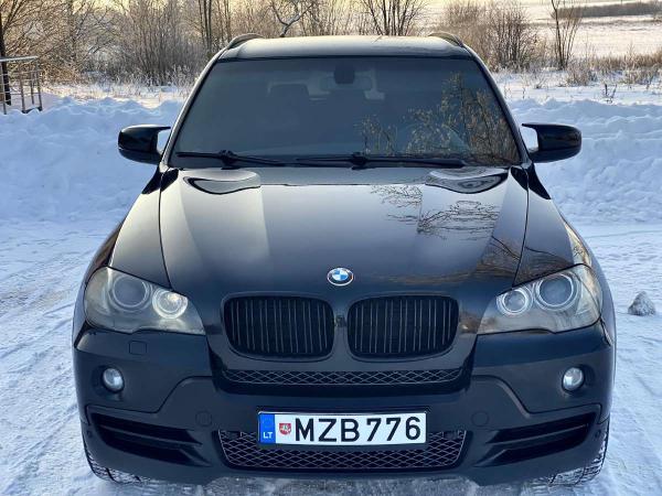 Black BMW X5 2009 in Vilnius, with an engine capacity of 3.00 L and mileage of 350 thousand km for 7450 €, photo 5 on AUTOMOTO.COM.LV