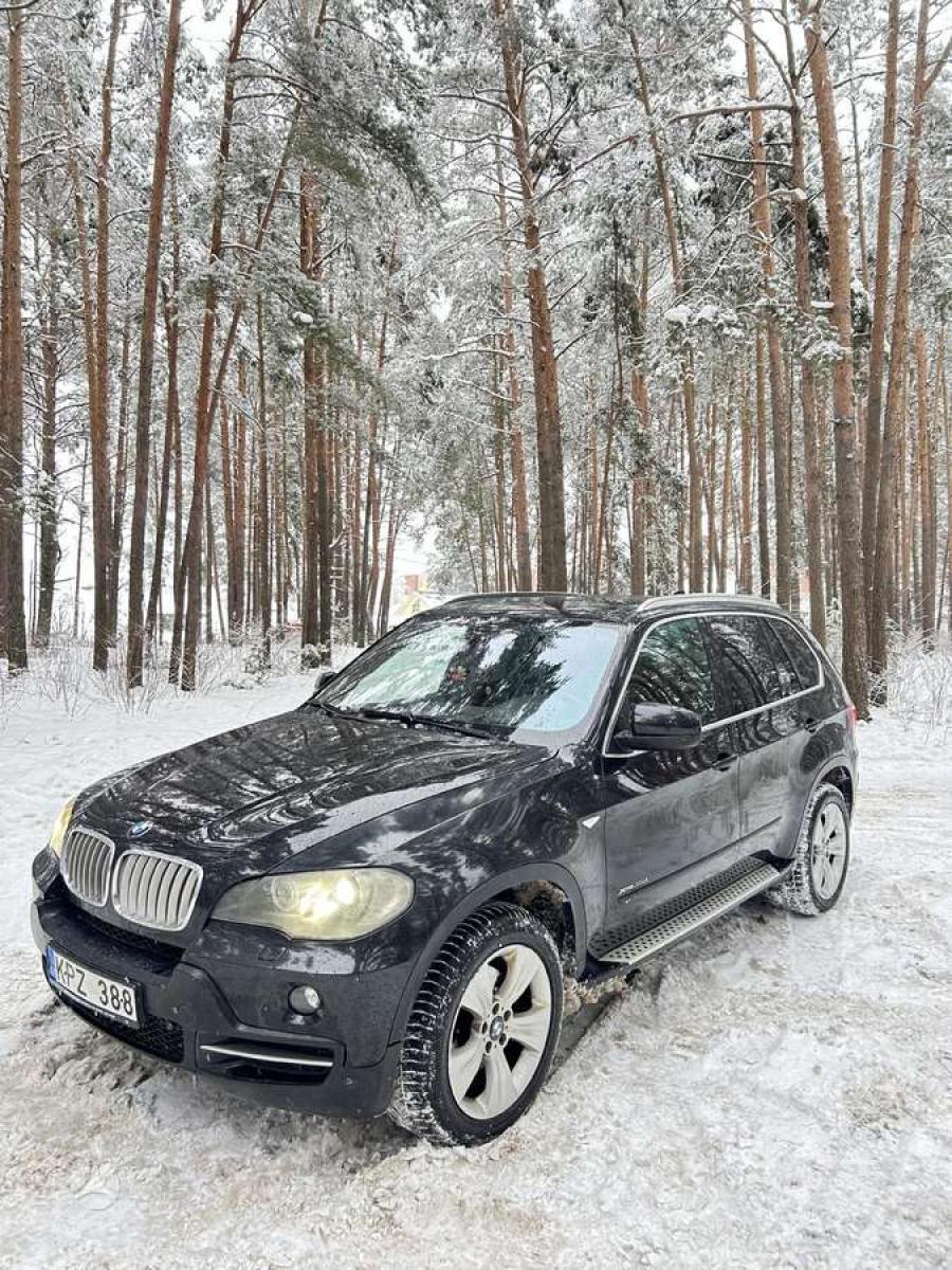 Black BMW X5 2009 in Varena, with an engine capacity of 2.99 L and mileage of 295 thousand km for 8500 €, photo 2 on AUTOMOTO.COM.LV