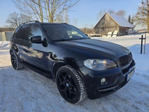 Melns BMW X5 2009 Kauņa, ar dzinēja tilpumu 3.00 L un nobraukumu 309 tūkst. km par 7950 €, foto  vietnē AUTOMOTO.COM.LV
