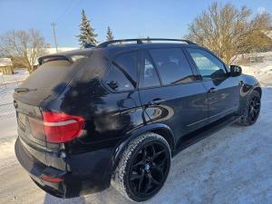 Black BMW X5 2009 in Kaunas, with an engine capacity of 3.00 L and mileage of 309 thousand km for 7950 €, photo 4 on AUTOMOTO.COM.LV