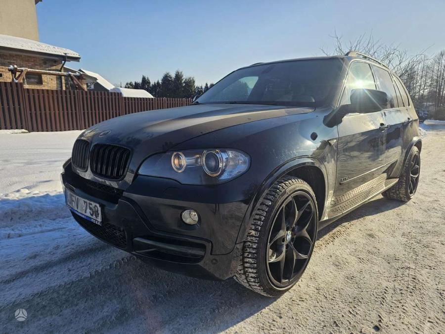 Black BMW X5 2009 in Kaunas, with an engine capacity of 3.00 L and mileage of 309 thousand km for 7950 €, photo 8 on AUTOMOTO.COM.LV