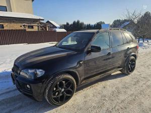 Black BMW X5 2009 in Kaunas, with an engine capacity of 3.00 L and mileage of 309 thousand km for 7950 €, photo 10 on AUTOMOTO.COM.LV