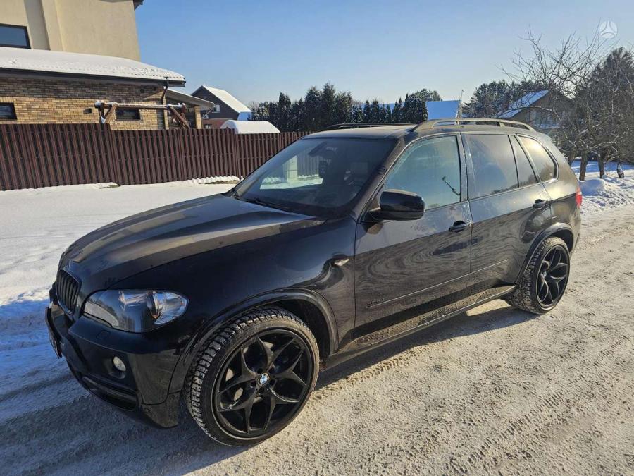 Black BMW X5 2009 in Kaunas, with an engine capacity of 3.00 L and mileage of 309 thousand km for 7950 €, photo 10 on AUTOMOTO.COM.LV