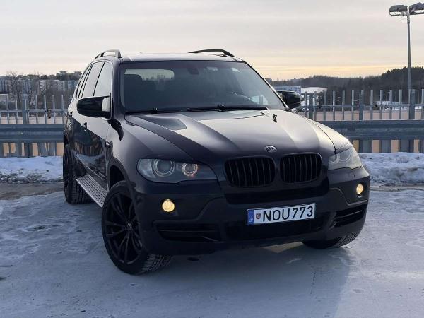 Melns BMW X5 2009 Viļņa, ar dzinēja tilpumu 2.99 L un nobraukumu 279 tūkst. km par 7750 €, foto 1 vietnē AUTOMOTO.COM.LV