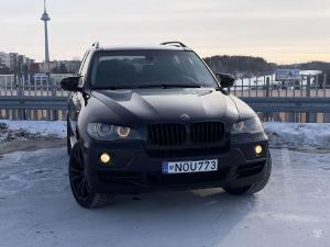 Black BMW X5 2009 in Vilnius, with an engine capacity of 2.99 L and mileage of 279 thousand km for 7750 €, photo 2 on AUTOMOTO.COM.LV