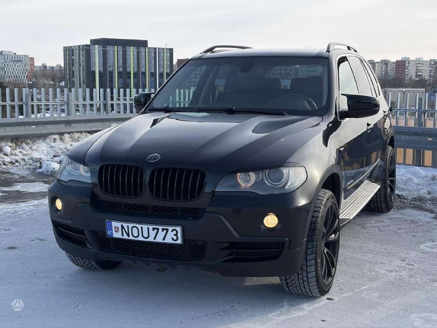 Black BMW X5 2009 in Vilnius, with an engine capacity of 2.99 L and mileage of 279 thousand km for 7750 €, photo 3 on AUTOMOTO.COM.LV