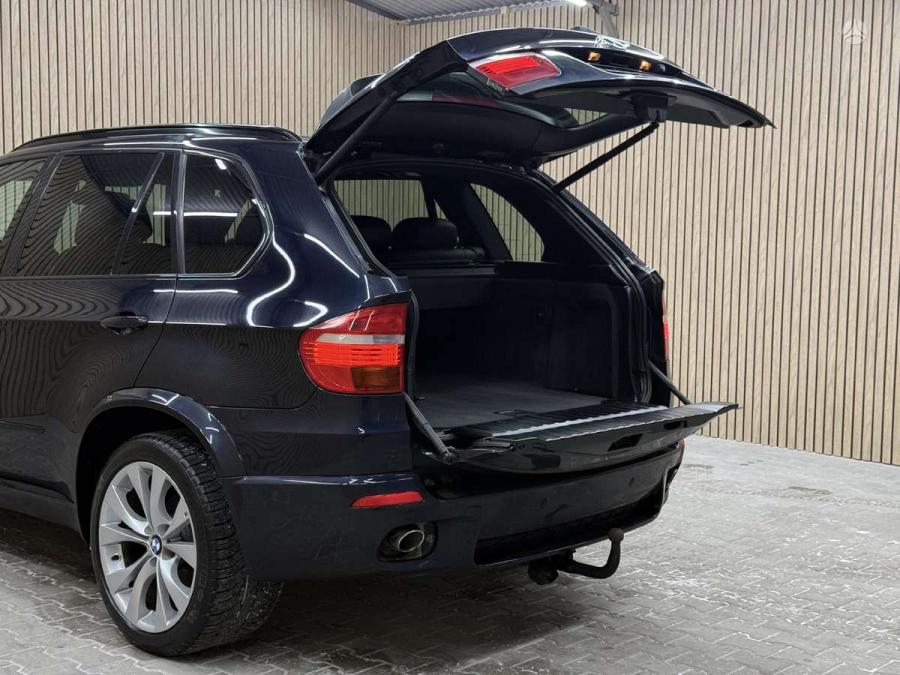 Melns BMW X5 2009 Marijampole, ar dzinēja tilpumu 2.99 L un nobraukumu 338 tūkst. km par 10800 €, foto 13 vietnē AUTOMOTO.COM.LV