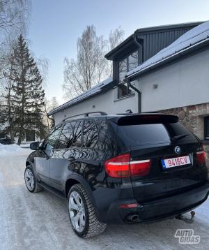 Black BMW X5 2009 in Panevezys, with an engine capacity of 3.00 L and mileage of 337 thousand km for 7500 €, photo 6 on AUTOMOTO.COM.LV