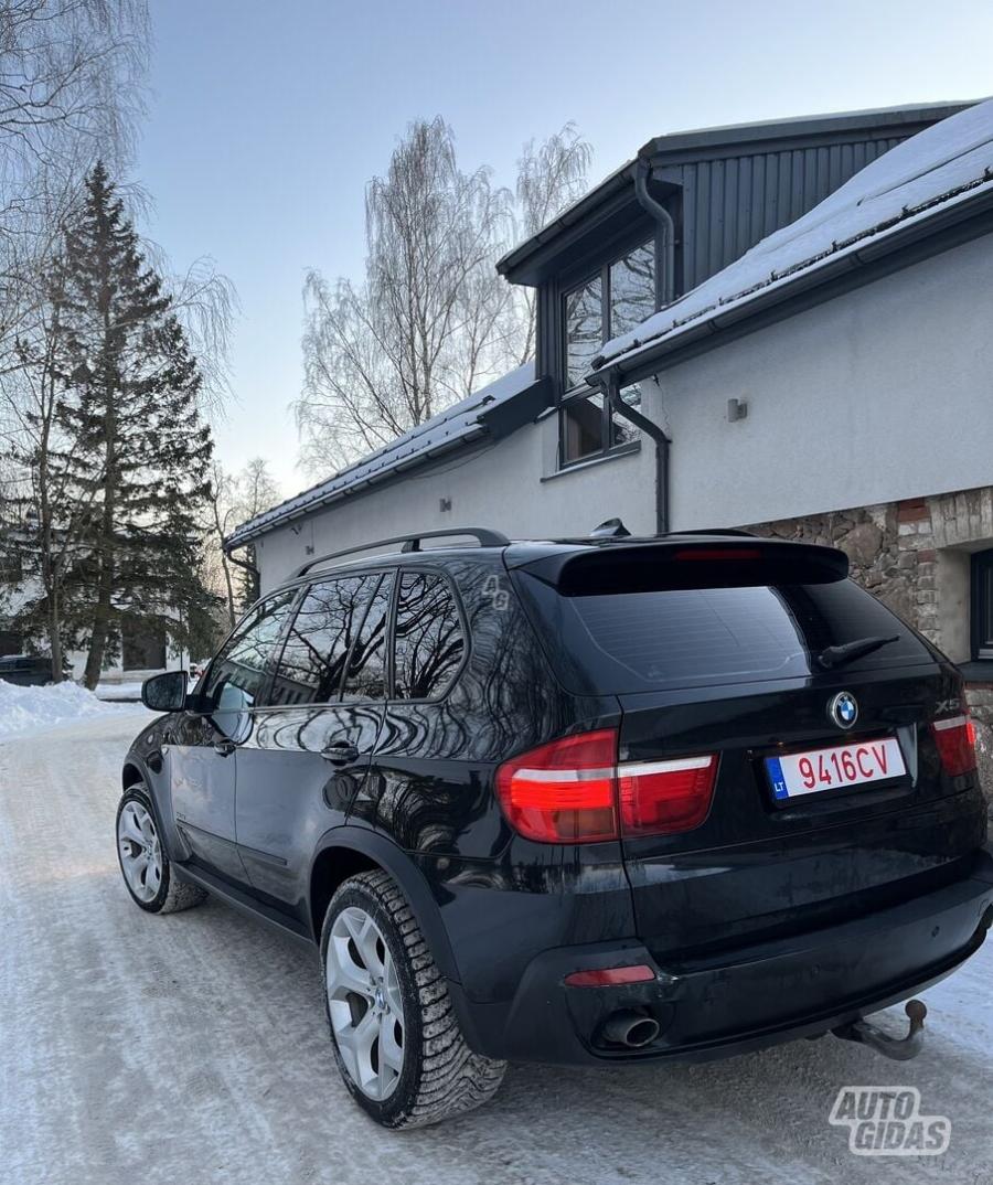 Black BMW X5 2009 in Panevezys, with an engine capacity of 3.00 L and mileage of 337 thousand km for 7500 €, photo 6 on AUTOMOTO.COM.LV