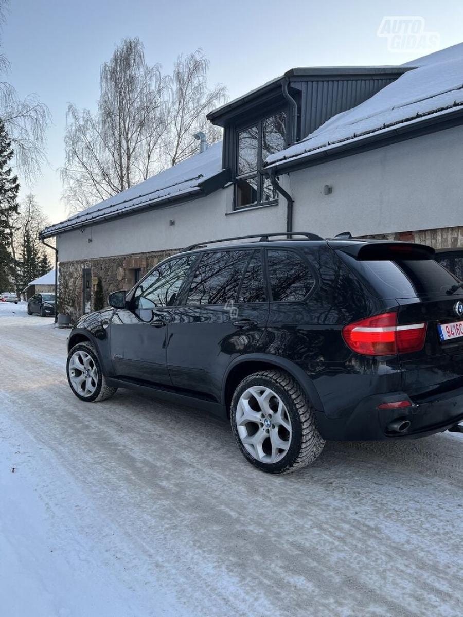 Black BMW X5 2009 in Panevezys, with an engine capacity of 3.00 L and mileage of 337 thousand km for 7500 €, photo 7 on AUTOMOTO.COM.LV
