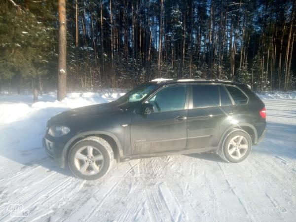 Black BMW X5 2009 in Kaunas, with an engine capacity of 3.00 L and mileage of 318 thousand km for 4500 €, photo 1 on AUTOMOTO.COM.LV