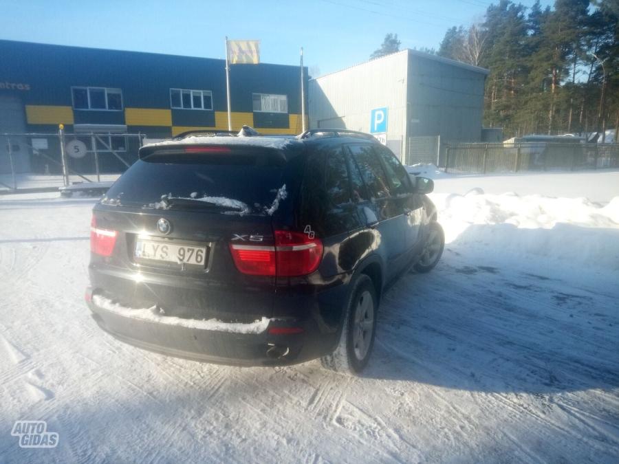 Black BMW X5 2009 in Kaunas, with an engine capacity of 3.00 L and mileage of 318 thousand km for 4500 €, photo 3 on AUTOMOTO.COM.LV