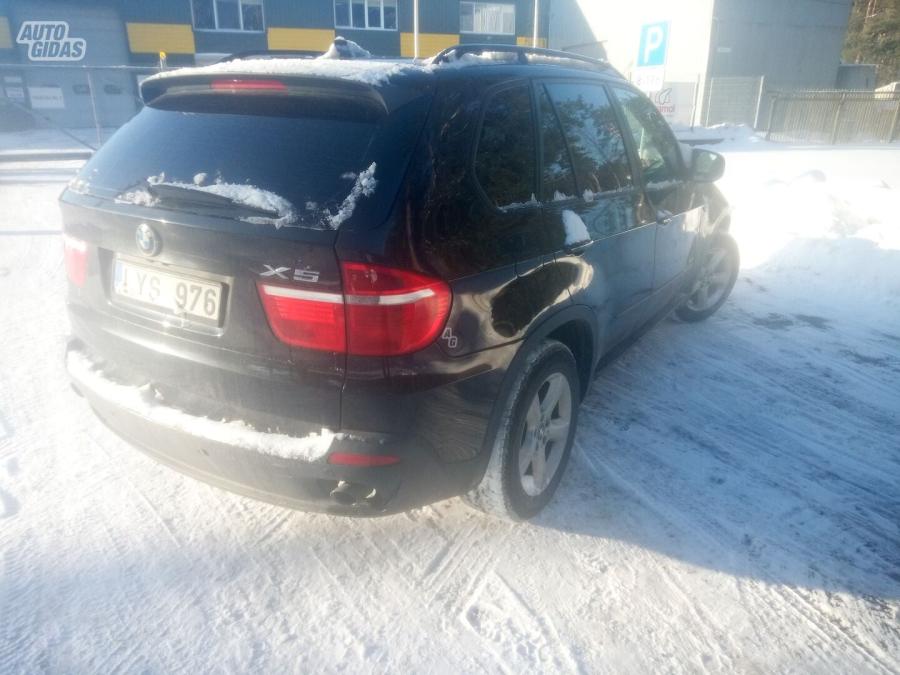 Black BMW X5 2009 in Kaunas, with an engine capacity of 3.00 L and mileage of 318 thousand km for 4500 €, photo 6 on AUTOMOTO.COM.LV