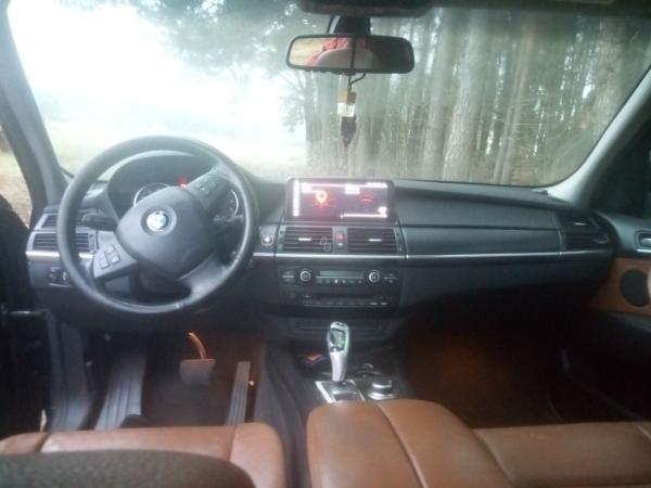 Black BMW X5 2009 in Kaunas, with an engine capacity of 3.00 L and mileage of 318 thousand km for 4500 €, photo 10 on AUTOMOTO.COM.LV