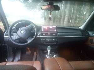 Black BMW X5 2009 in Kaunas, with an engine capacity of 3.00 L and mileage of 318 thousand km for 4500 €, photo 10 on AUTOMOTO.COM.LV