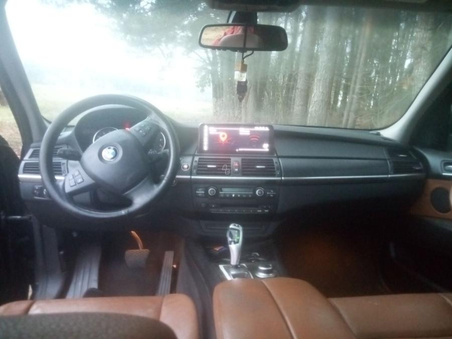 Black BMW X5 2009 in Kaunas, with an engine capacity of 3.00 L and mileage of 318 thousand km for 4500 €, photo 10 on AUTOMOTO.COM.LV