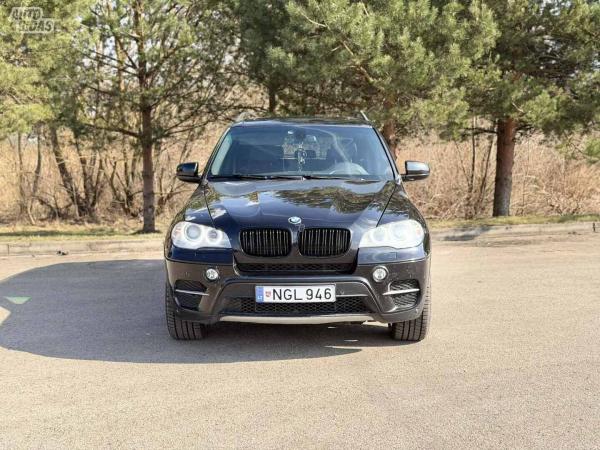 Black BMW X5 2009 in Vilnius, with an engine capacity of 3.00 L and mileage of 330 thousand km for 6000 €, photo 8 on AUTOMOTO.COM.LV