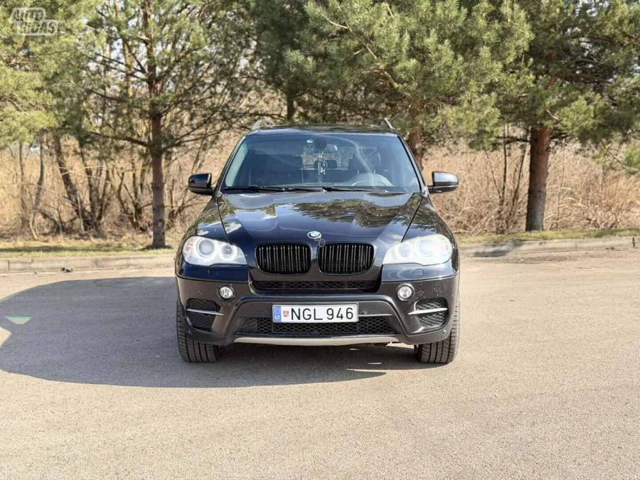 Melns BMW X5 2009 Viļņa, ar dzinēja tilpumu 3.00 L un nobraukumu 330 tūkst. km par 7200 €, foto 8 vietnē AUTOMOTO.COM.LV