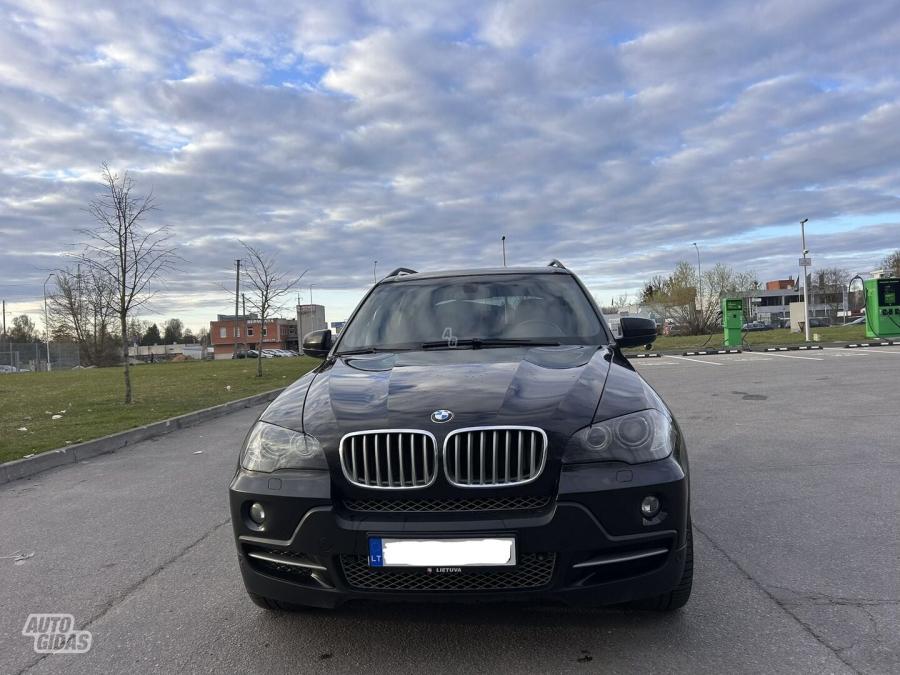 Black BMW X5 2009 in Kaunas, with an engine capacity of 3.00 L and mileage of 531 thousand km for 5000 €, photo 3 on AUTOMOTO.COM.LV