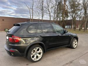 Black BMW X5 2009 in Kaunas, with an engine capacity of 3.00 L and mileage of 531 thousand km for 5000 €, photo 7 on AUTOMOTO.COM.LV