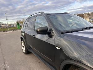 Black BMW X5 2009 in Kaunas, with an engine capacity of 3.00 L and mileage of 531 thousand km for 5000 €, photo 10 on AUTOMOTO.COM.LV