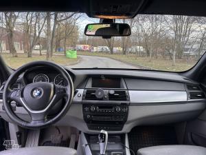 Black BMW X5 2009 in Kaunas, with an engine capacity of 3.00 L and mileage of 531 thousand km for 5000 €, photo 12 on AUTOMOTO.COM.LV