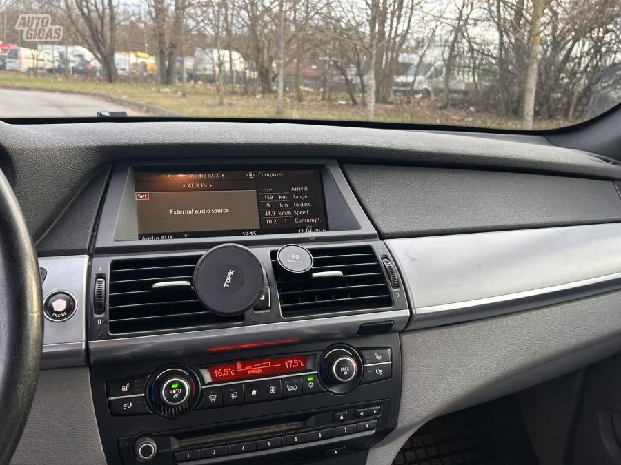 Black BMW X5 2009 in Kaunas, with an engine capacity of 3.00 L and mileage of 531 thousand km for 5000 €, photo 17 on AUTOMOTO.COM.LV