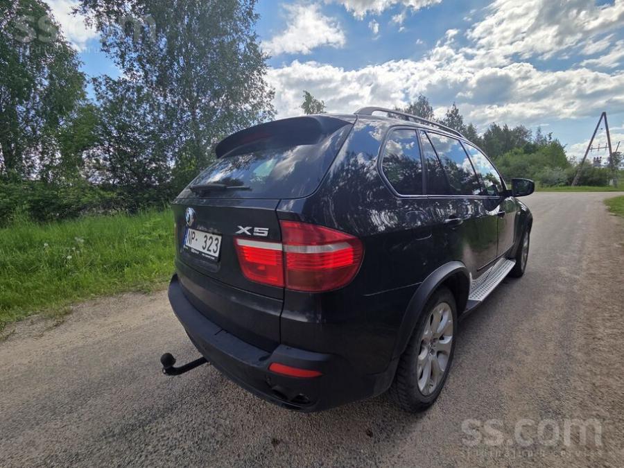 Black BMW X5 2009 in Madona, with an engine capacity of 3.00 L and mileage of 289 thousand km for 8250 €, photo 6 on AUTOMOTO.COM.LV