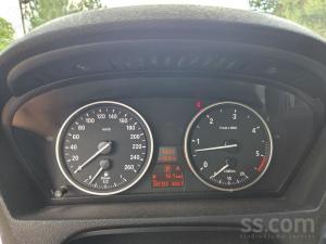 Black BMW X5 2009 in Madona, with an engine capacity of 3.00 L and mileage of 289 thousand km for 8250 €, photo 10 on AUTOMOTO.COM.LV
