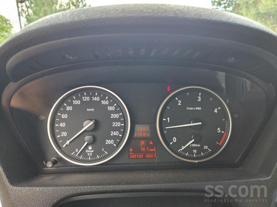 Black BMW X5 2009 in Madona, with an engine capacity of 3.00 L and mileage of 289 thousand km for 8250 €, photo 10 on AUTOMOTO.COM.LV