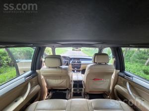 Black BMW X5 2009 in Madona, with an engine capacity of 3.00 L and mileage of 289 thousand km for 8250 €, photo 13 on AUTOMOTO.COM.LV