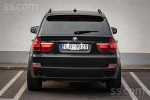 Melns BMW X5 2009 Rīga, ar dzinēja tilpumu 3.00 L un nobraukumu 351 tūkst. km par 7990 €, foto 6 vietnē AUTOMOTO.COM.LV