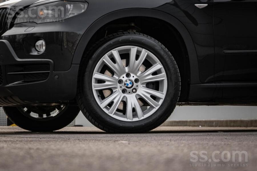 Melns BMW X5 2009 Rīga, ar dzinēja tilpumu 3.00 L un nobraukumu 351 tūkst. km par 7990 €, foto 9 vietnē AUTOMOTO.COM.LV