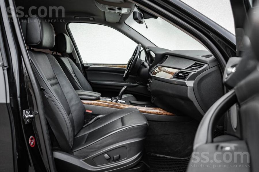 Melns BMW X5 2009 Rīga, ar dzinēja tilpumu 3.00 L un nobraukumu 351 tūkst. km par 7990 €, foto 12 vietnē AUTOMOTO.COM.LV